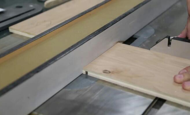 How To Rebate Wood With a Router - 2021 Beginners Guide