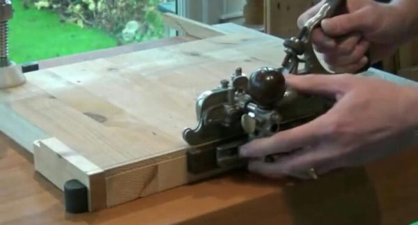How To Rebate Wood With a Router - 2021 Beginners Guide